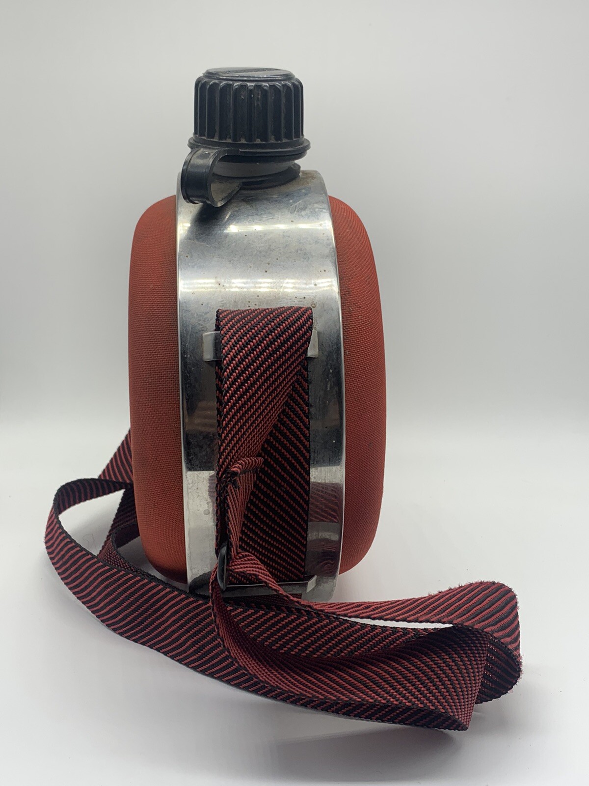 Marlboro Unlimited Coleman Water Canteen Red/Black w/Shoulder Strap ...