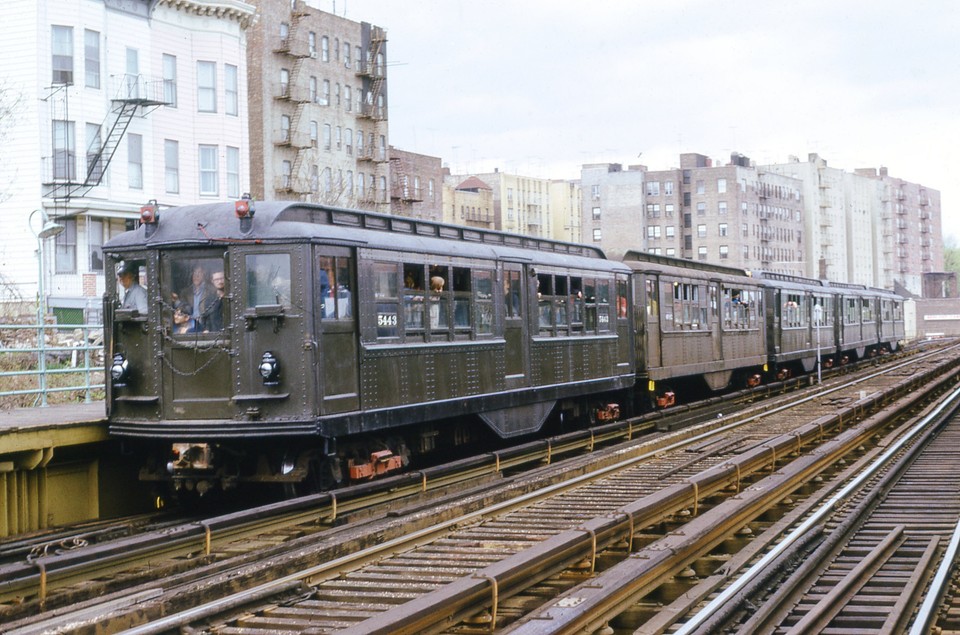 1917 - 1925 IRT LoV New York Subway Car Metal Number Sign 5605 ...