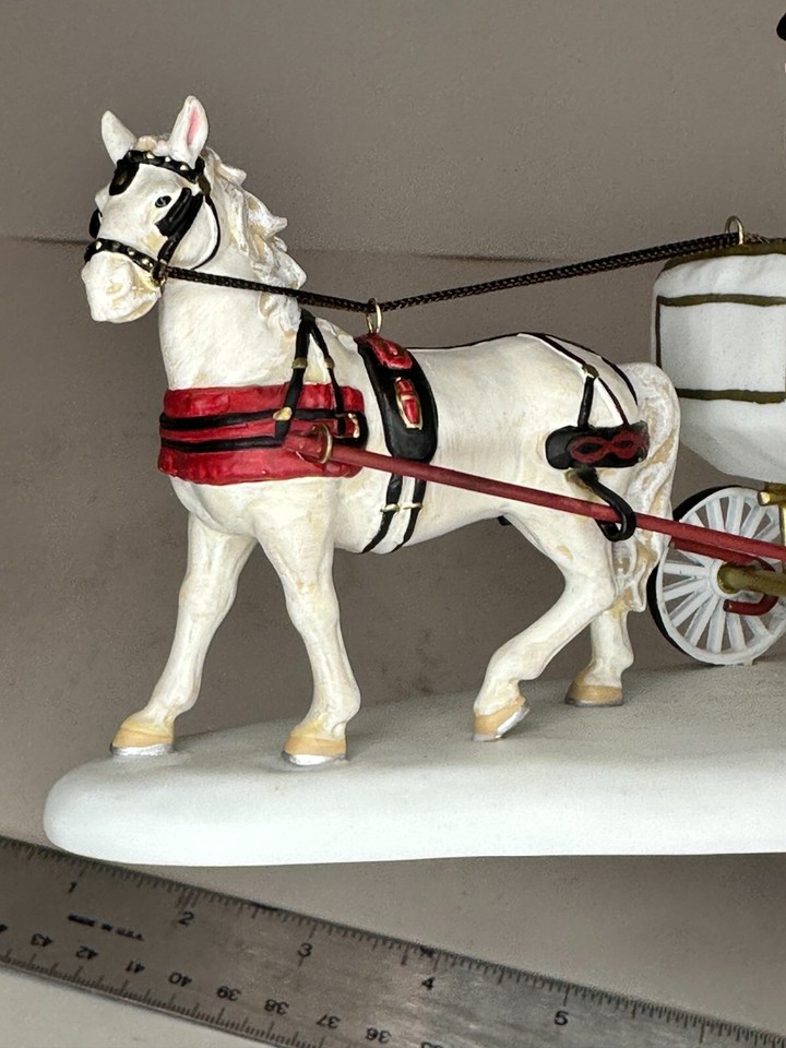 Dept 56 HANDSOME CAB Christmas In The City 59459 Horse & Carriage ...