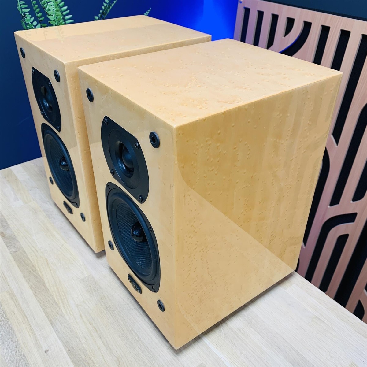 Quad Bookshelf Speakers Quad 11L Classic Bookshelf Loudspeakers