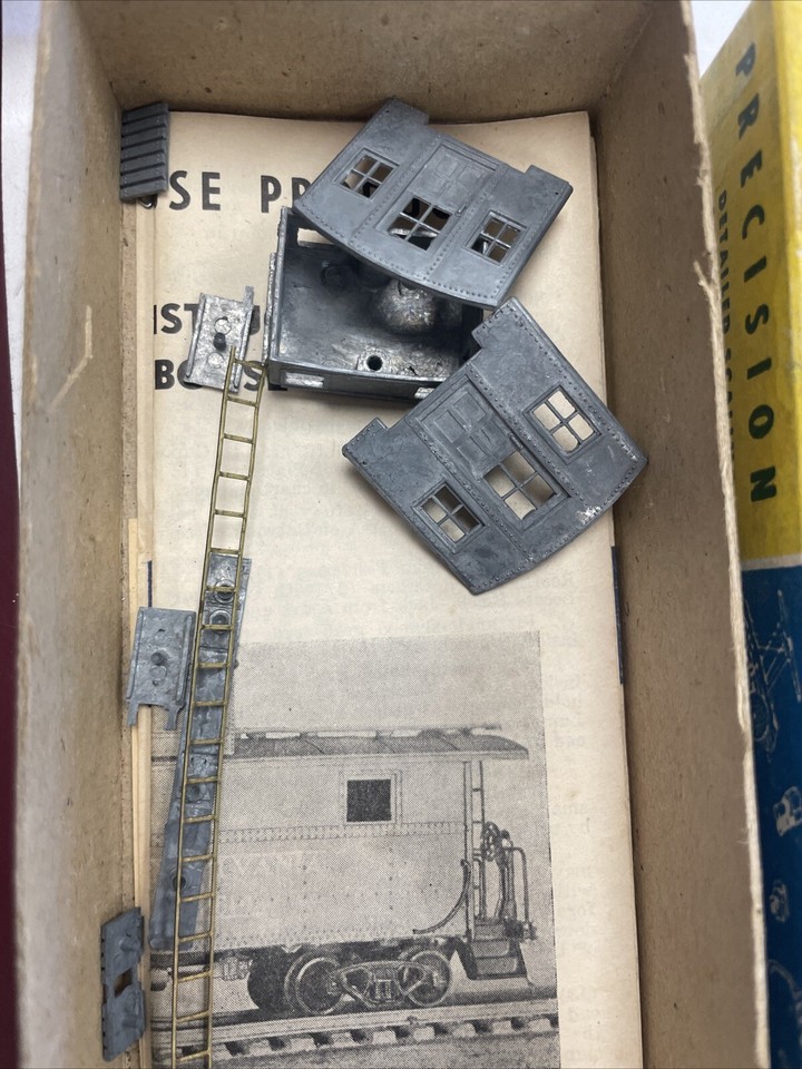 VINTAGE ROUNDHOUSE HO TRAIN PENNSYLVANIA CABOOSE #C-102 KIT.COMPLETE ...