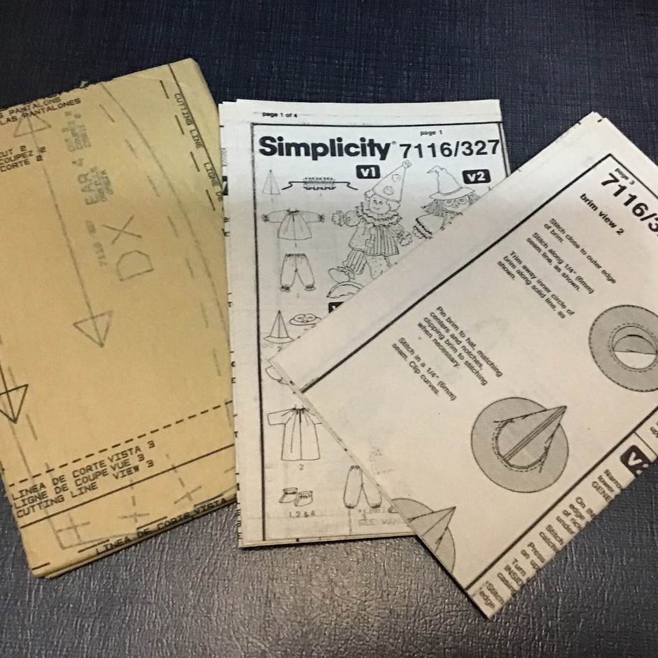 CRAFTS UNCUT SIMPLICITY 7116 Sewing Pattern HOLIDAY COSTUMES 18" SOFT ...