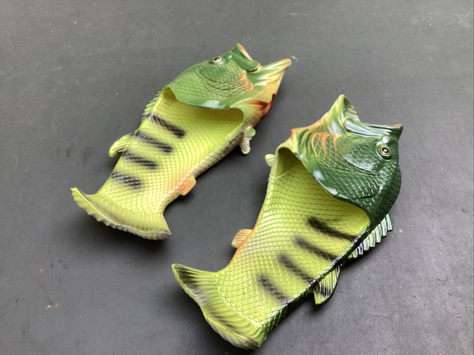 Bass Fishing Fun Slides coddies Size: 42/43 US Mens 9/10 | eBay