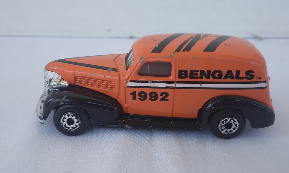 Loose 1992 Matchbox '39 Chevy Sedan NFL “Bengals” Team Collector Series ...