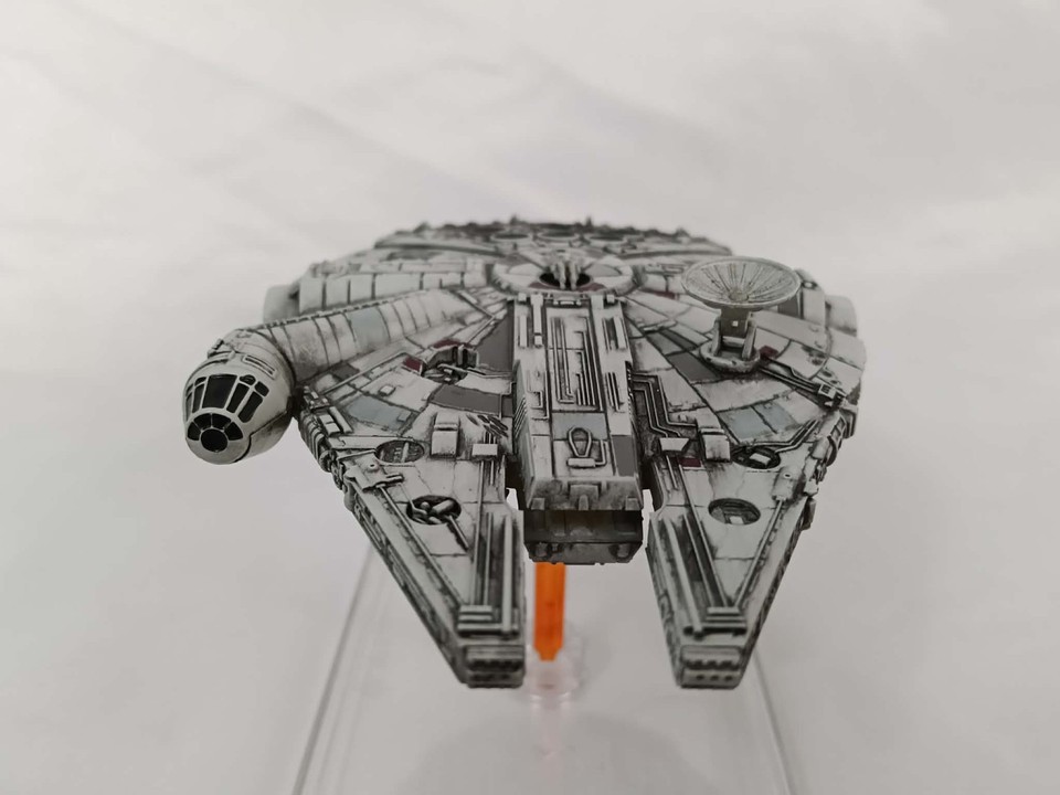 Star Wars X-Wing Miniatures Game 2.0 Millennium Falcon YT-1300 ...