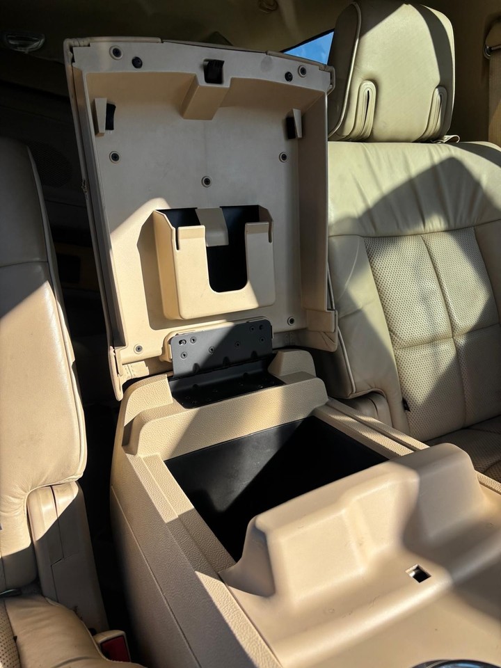 07-14 Lincoln Navigator Rear 2nd Row Center Floor Console Armrest Cup ...