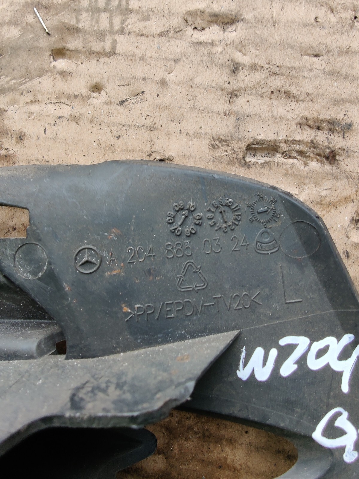 MERCEDES-BENZ C-CLASS Front Left Fog Light Surround Grille A2048850324 ...