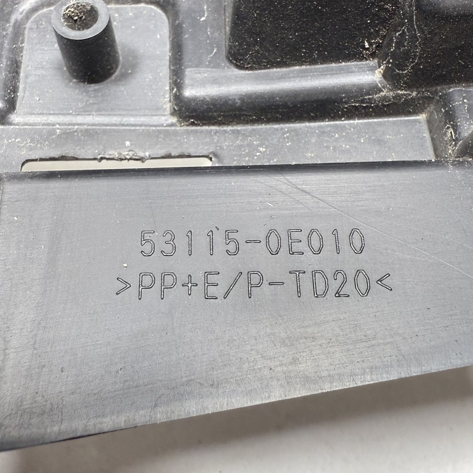 OEM 2020–2024 Toyota Highlander Grille Bracket & Upper Cover White ...