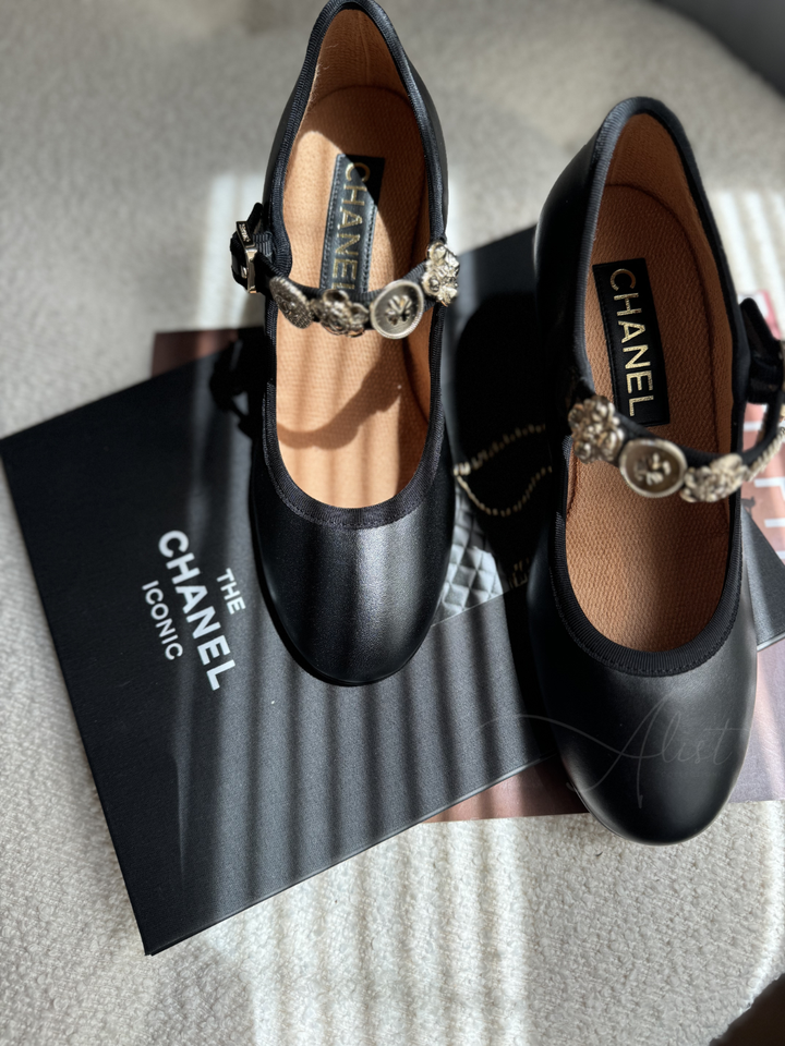 Chanel 24A Metiers D’art Black Leather Mary Jane Heels Gold Charms ...