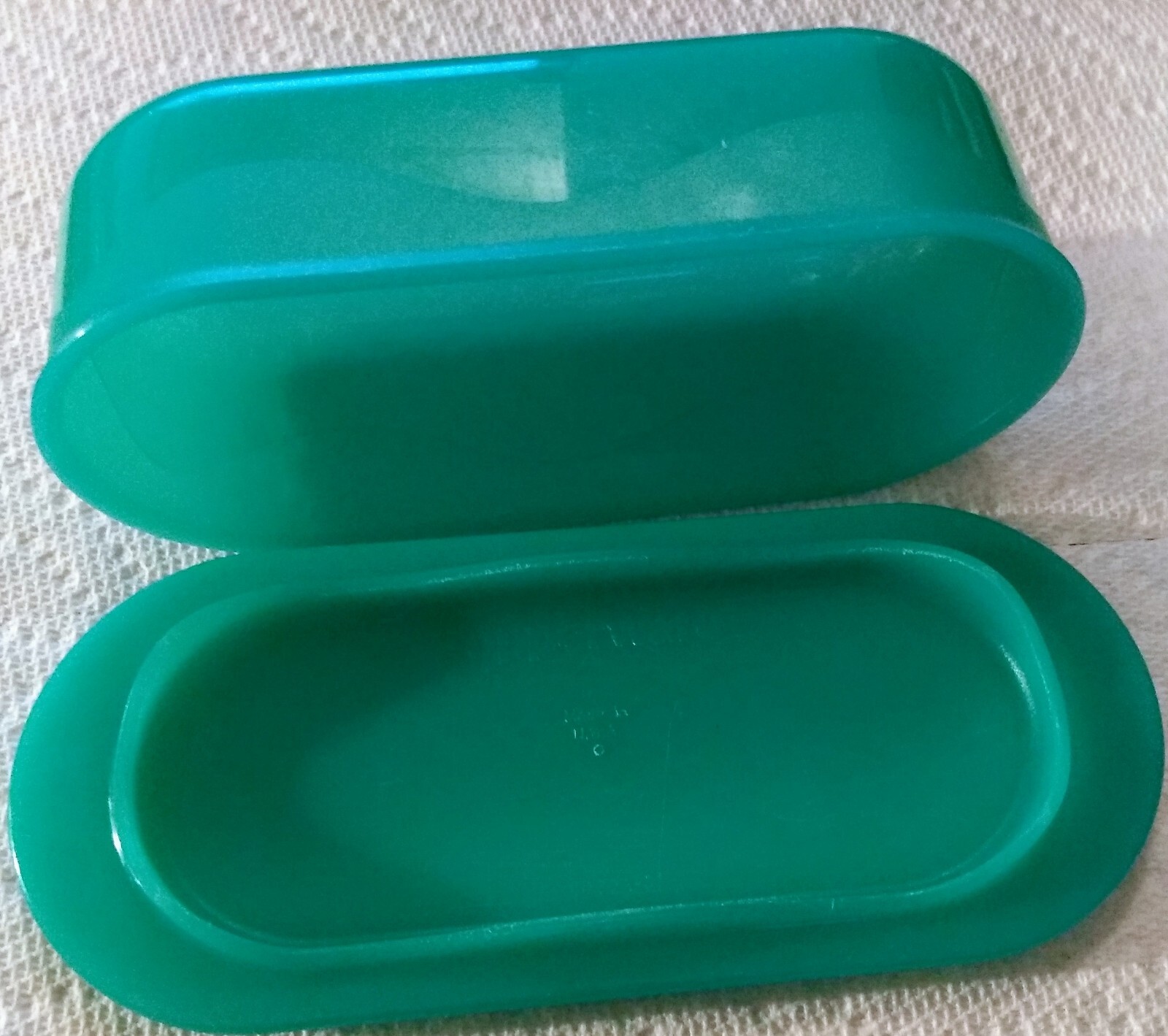 Green Butter Dish w/Lid, 1 Stick Capacity, #5079A-1, Tupperware (Used ...