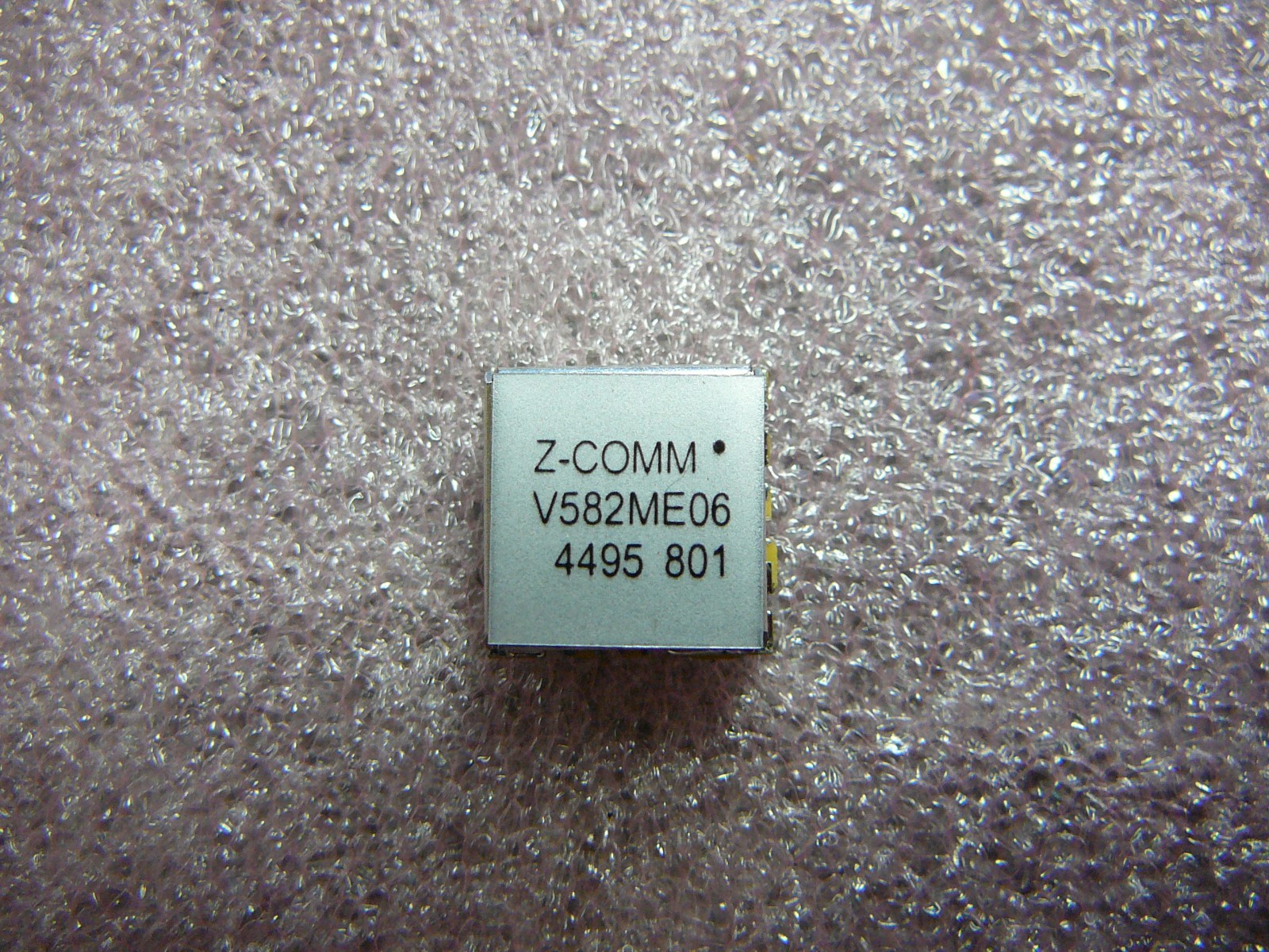Z-COMM Voltage Controlled Oscillator (VCO) V582ME06 1061MHz-1063MHz ...