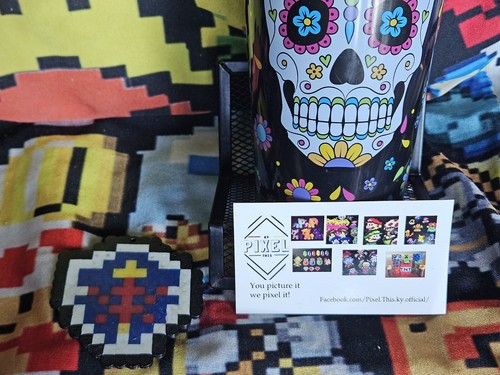 Legend of Zelda - Pixel Art ! - Hylian Shield - Wearable Perler Badge ...