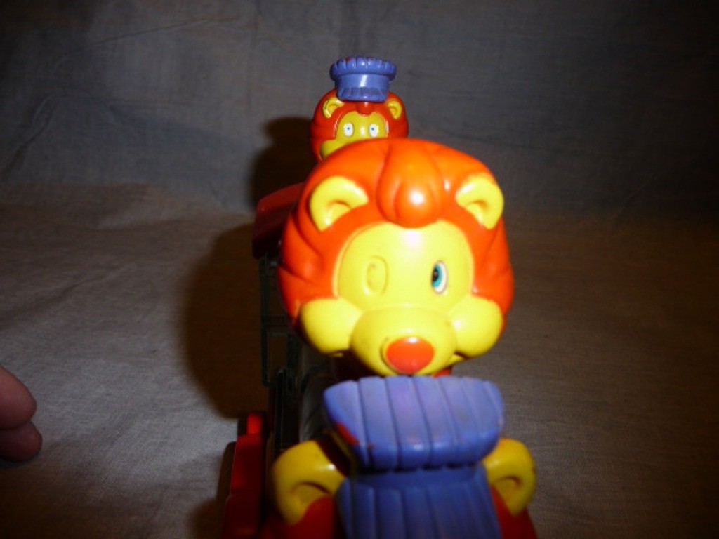 STEAM LOCOMOTIVE LOCO MECHANIZED FRICTION WITH COLORLESS LION LOCO ...