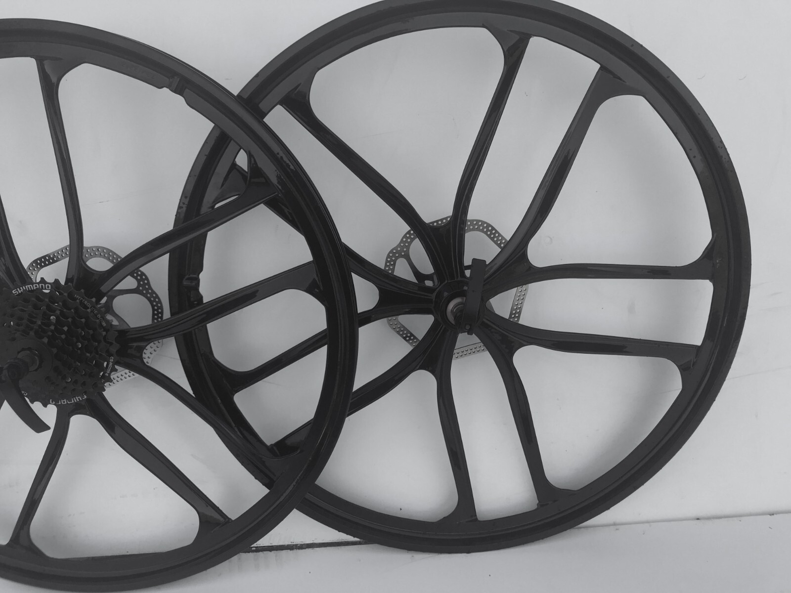 26 INCH MAGNESIUM BIKE WHEELS FRONT REAR 8 SHIMANO SPEED DISC TOOL KIT ...