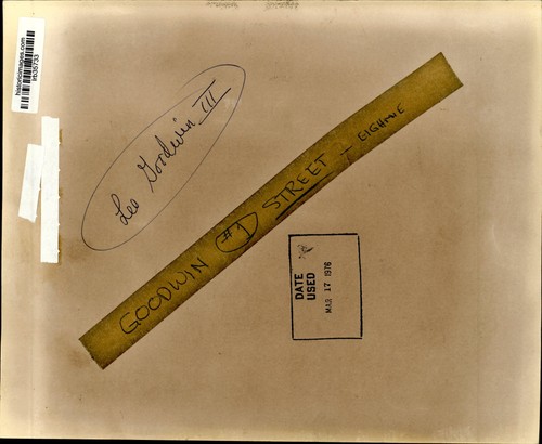 1976 Press Photo Leo Goodwin III with Photographers in Background - lrb35733 | eBay