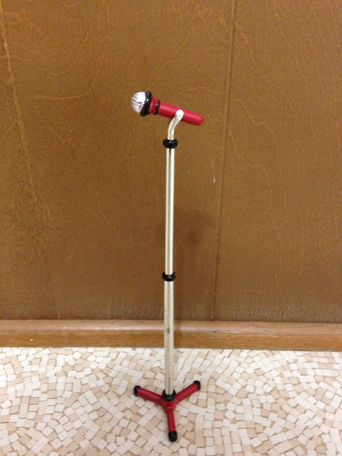 Bratz Doll Red Microphone Mic W/ Stand Music Singer Popstar Accessory ...