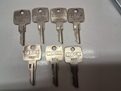 7- ORIGINAL MACK TRUCK KEYS, BULLDOG LOGO | eBay