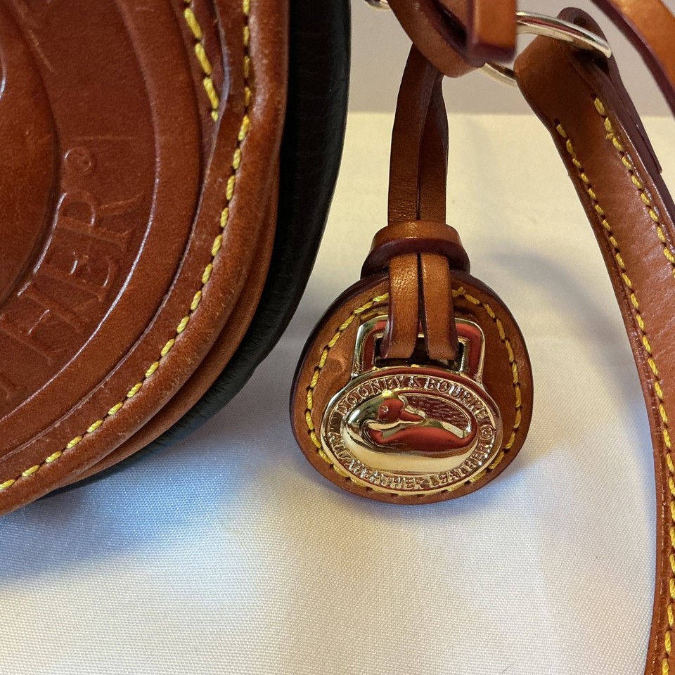 Vintage Dooney and Bourke Big Duck Crossbody Bag ~ Black / Tan ~ U.S.A ...