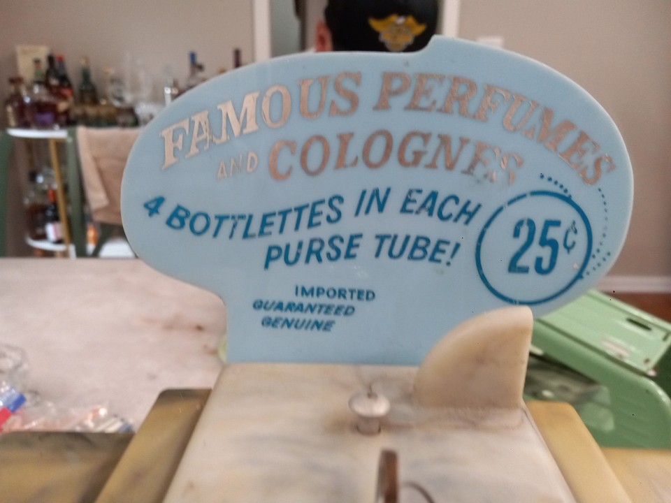 ANTIQUE DECO VINTAGE PERFUME COIN OPERATED VENDING MACHINE NAPKIN 25 ...