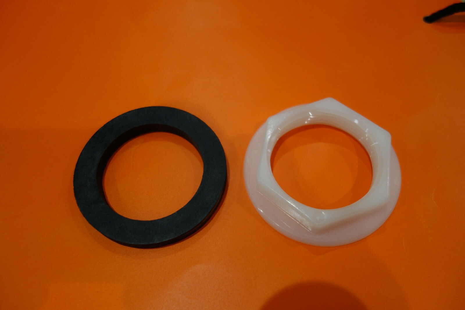 1 1/2" inch BSP Plastic Flanged Backnut Back Nut and Rubber Washer Sink ...