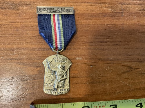 ORIGINAL WWII US 1943 NRA CLUB MEMBERS TROPHY MEDAL | eBay