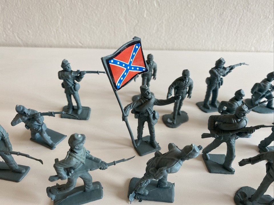 Lot Of 17 Plastic Confederate Civil War Toy Soldiers Gray Grey Approx 2 ...
