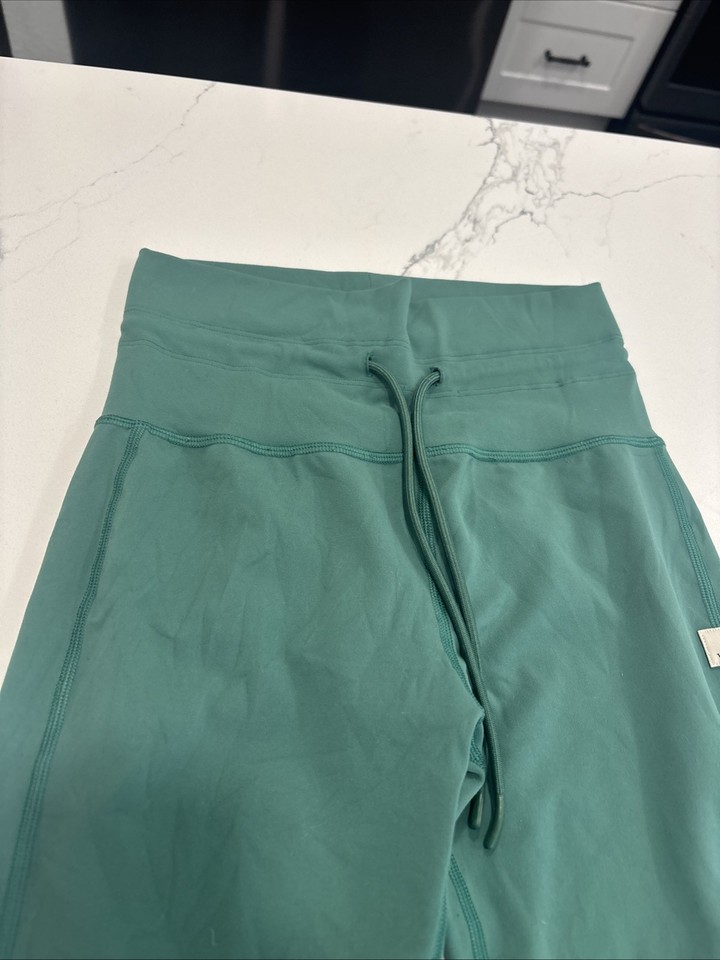 Women’s Vuori Daily Leggings Green XS extra small Ins 24” | eBay