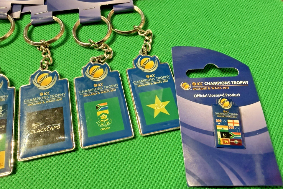 CRICKET - ICC CHAMPIONS TROPHY - ENGLAND & WALES 2013 - KEYRINGS & PINS ...