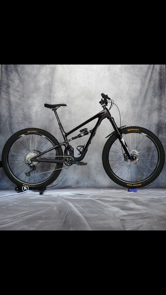 Revel Rascal V2 Medium – Pinot Gnar – We Are One Carbon Wheels – XT ...