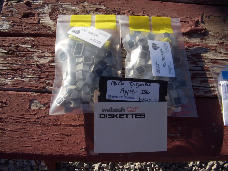 FULL SET: N = 81 KEYCAPS APPLE IIE PLATINUM KEYBOARD NEW COND! $75.75 ...