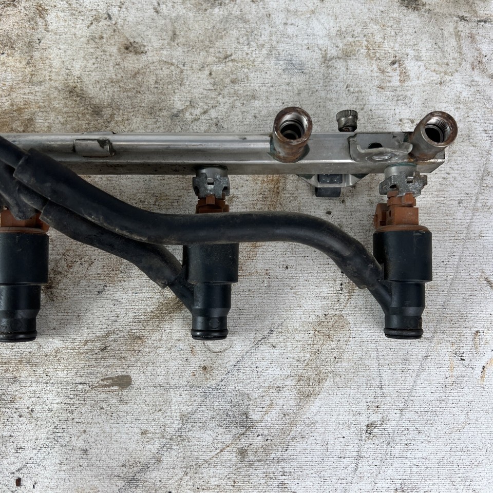 Used 1995-2000 BMW E36 318i 318ti M44 Fuel Rail w/ Injectors 1433519 ...