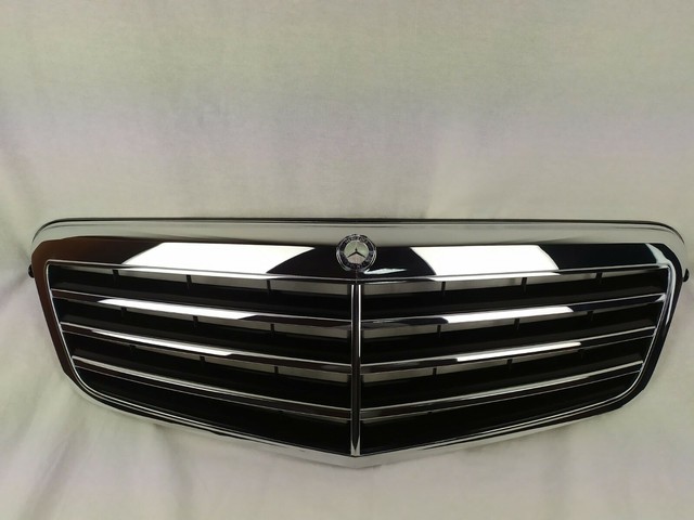 Mercedes-Benz E W212 Front Radiator Grille A21288005839040 Genuine 2010 ...