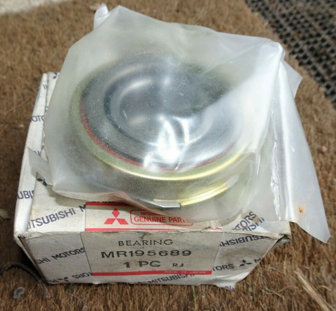 Genuine Mitsubishi L300/Delica III & Shogun clutch release bearing ...