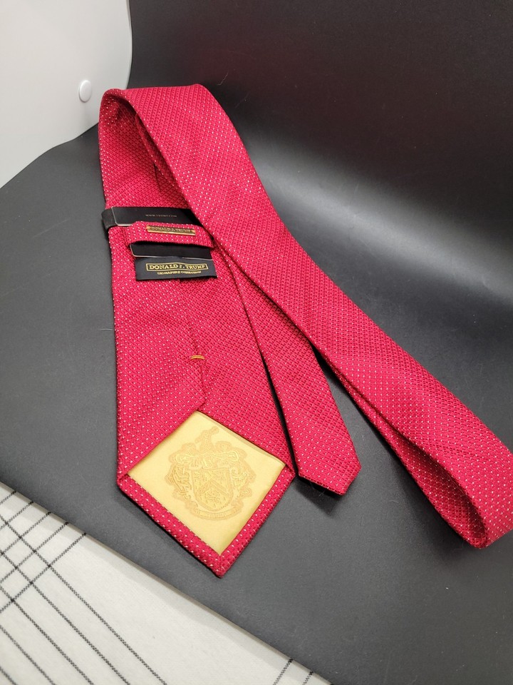 Donald Trump Mens Silk Neck Tie Gold Bar Signature Collection ...