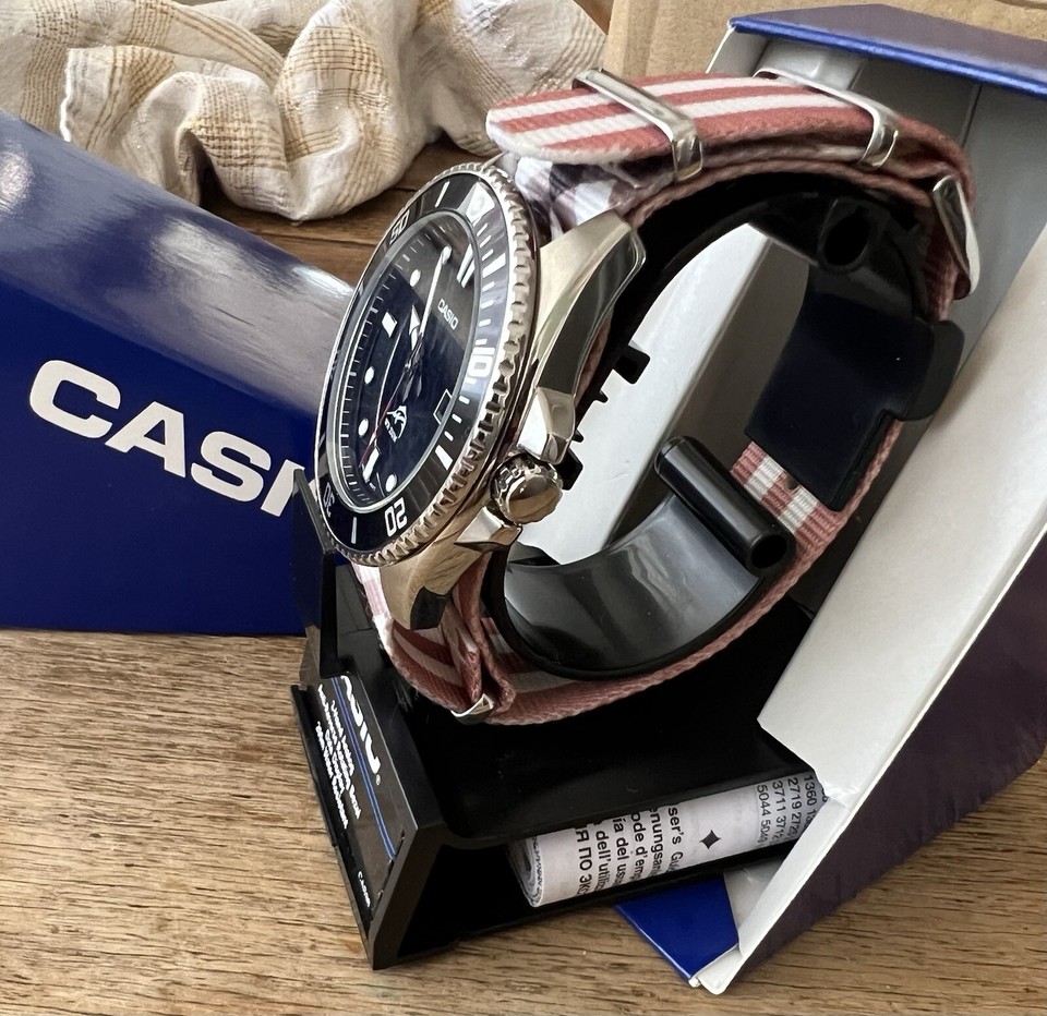 Casio Watch Scuba 300m Rotating Bezel Calendar Brand New. | eBay