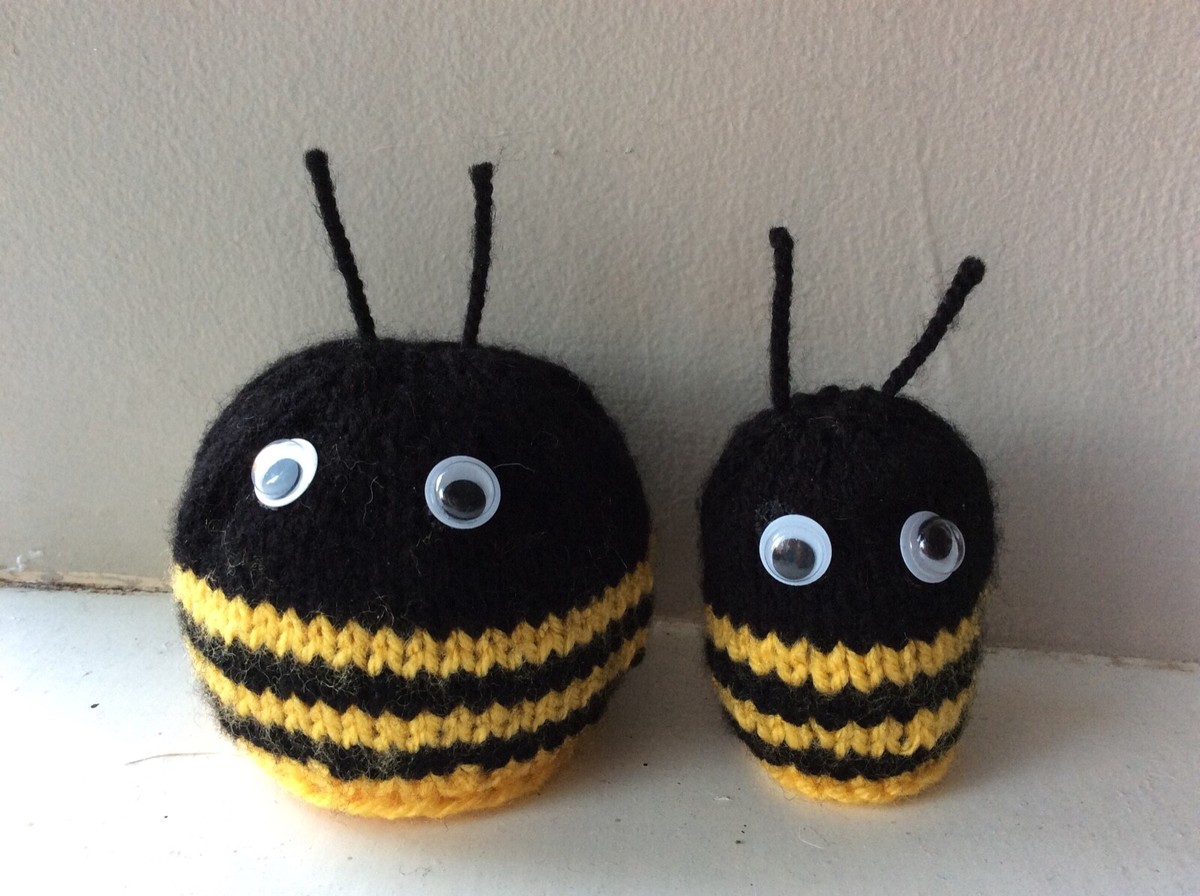 Knitting Bee Free Patterns The Anatomically Correct Knitted Bee · How