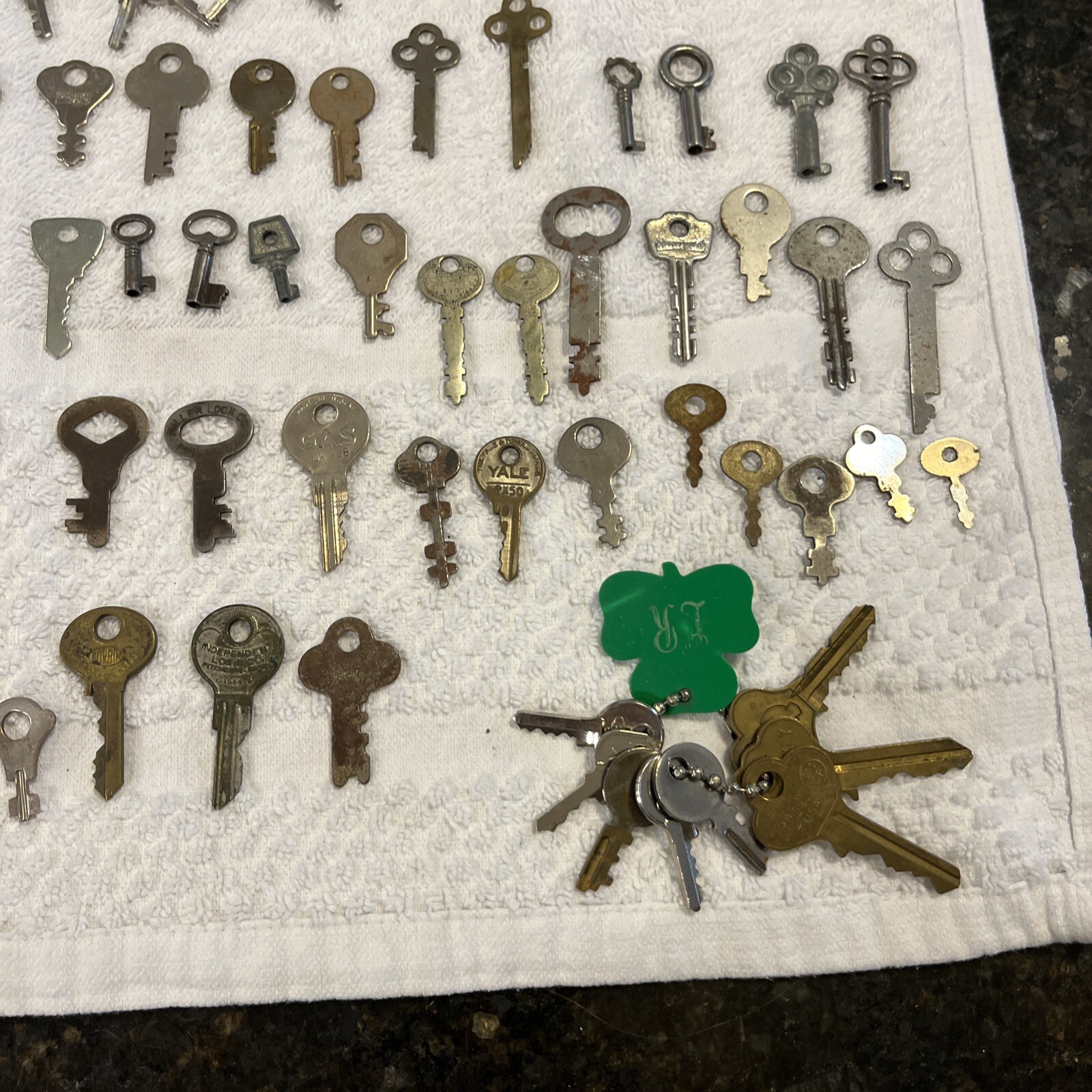 Vintage Key Lot 150+ Skelton Barrel Brass Yale Corbin Chicago Miller ...