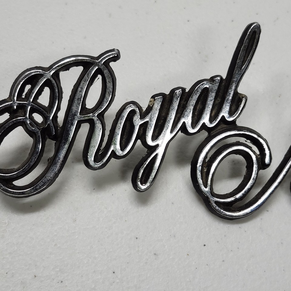 1975-1977 Dodge Royal Monaco Fender Emblem 3811506 Script Rare Badge ...