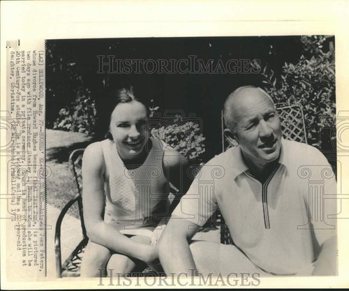 1971 Press Photo Actress Jean Peters and fiance Stanley Hough in ...