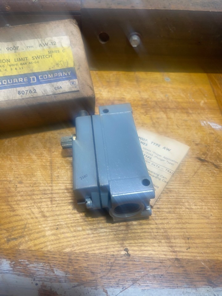 New Square D 9007AW12 Lever Arm Precision Limit Switch 9007-AW12 Ser. D ...