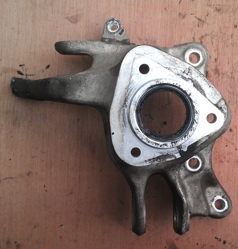 1984-1985 C4 Corvette Right Rear Spindle / Knuckle / Bearing Support ...