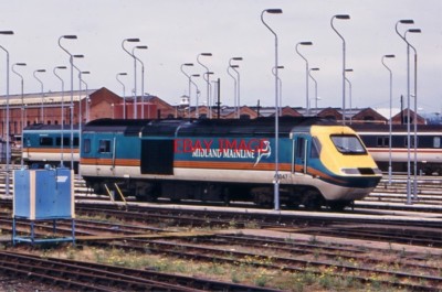 PHOTO HST CLASS 43 UNIT 43047 IN MIDLAND MAINLINE LIVERY AT DERBY 1998 ...
