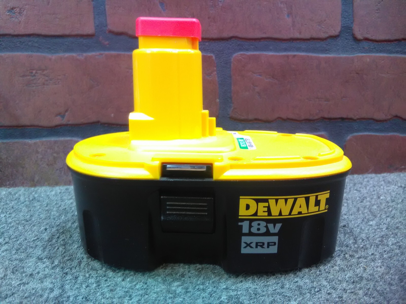 Dewalt DC9096 OEM 18V XRP 2.4 Ah Single Battery-***NOS*** | eBay