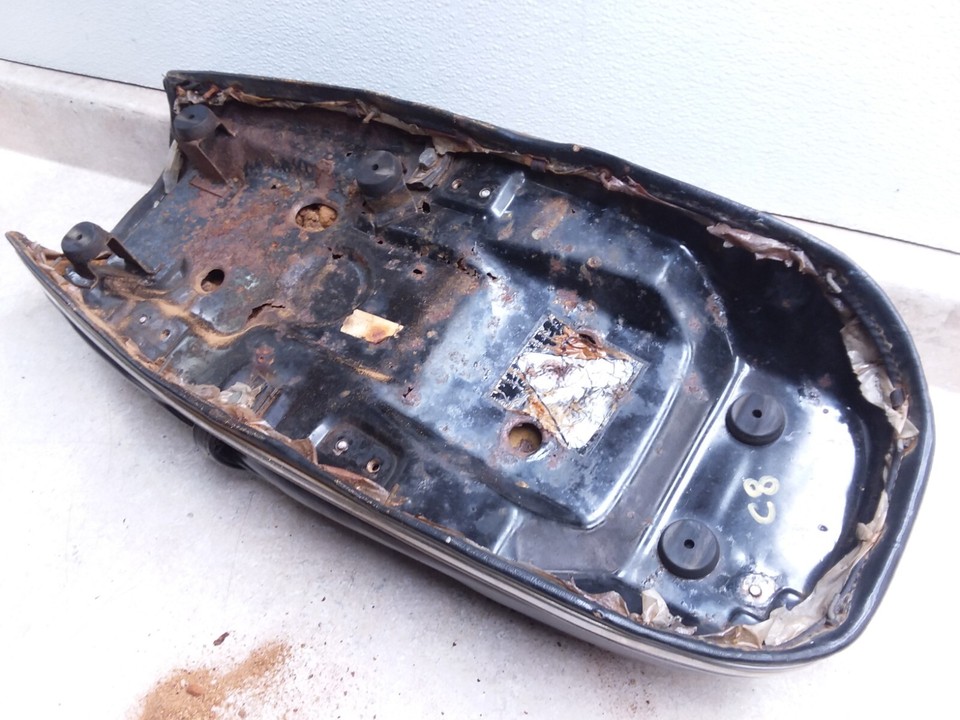 Yamaha R5 Twin 350 Seat RUSTY PAN CRUMBLY FOAM ROUGH SHAPE Vintage 1971 ...