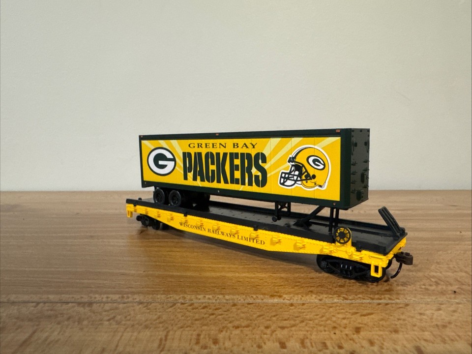 Hawthorne Village NFL Football Green Bay Packers Locomotive HO Model ...