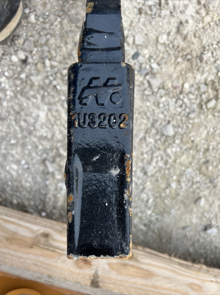 Cat 303 Ripper Frost Tooth mini excavator 40 mm pin | eBay