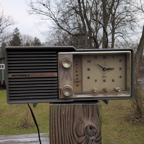 AS IS UNTESTED MOTOROLA 6C26 CLOCK RADIO CA 1958 1950S UNCOMMON | eBay