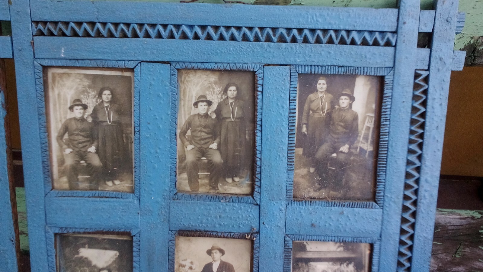 !UNIQUE ANTIQUE OLD PRIMITIVE WOODEN FRAMEWORK HAND CARVING BLUE ...