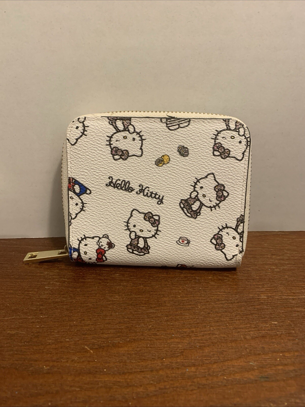 Nina Mew Hello Kitty Mini Wallet Card & Coin Case Com… - Gem