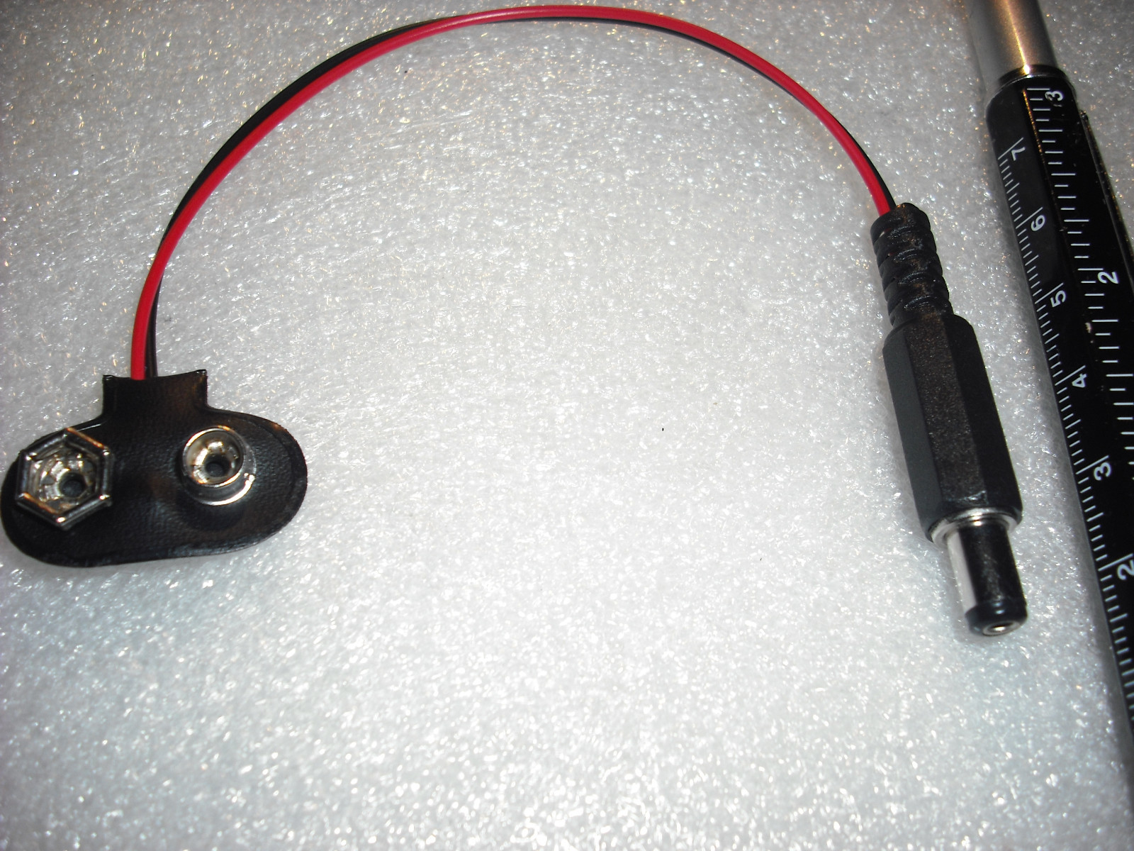 9v PP3 battery 2.1 mm DC plug power adapter center positive centre plug ...